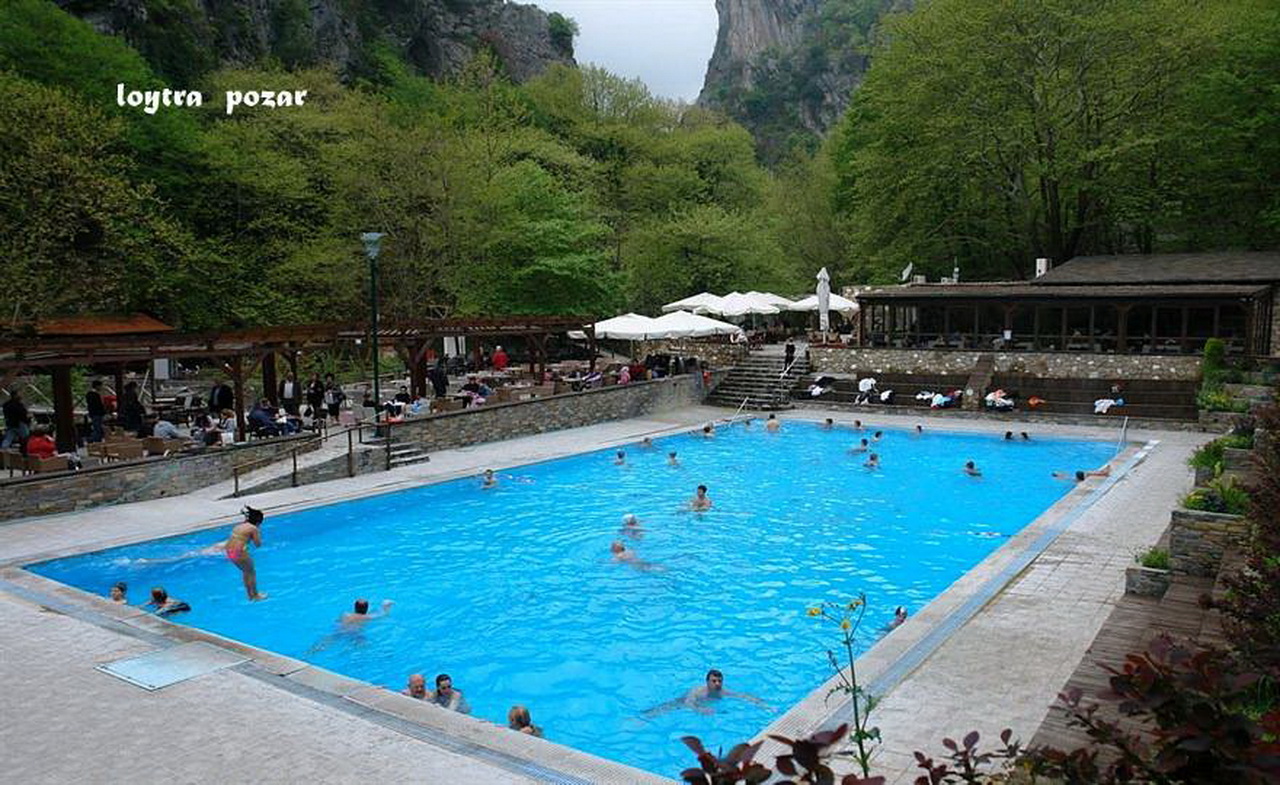Loutra Pozar termalna banja u Grčkoj sa vodopadima, bazenima, pećinama ...
