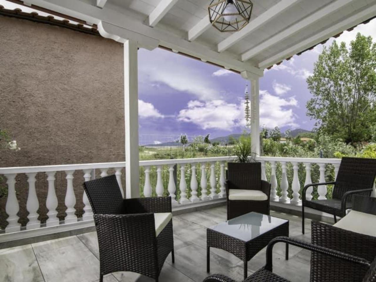 Rafael Studios - Sikija, Sitonija - Grčka Info